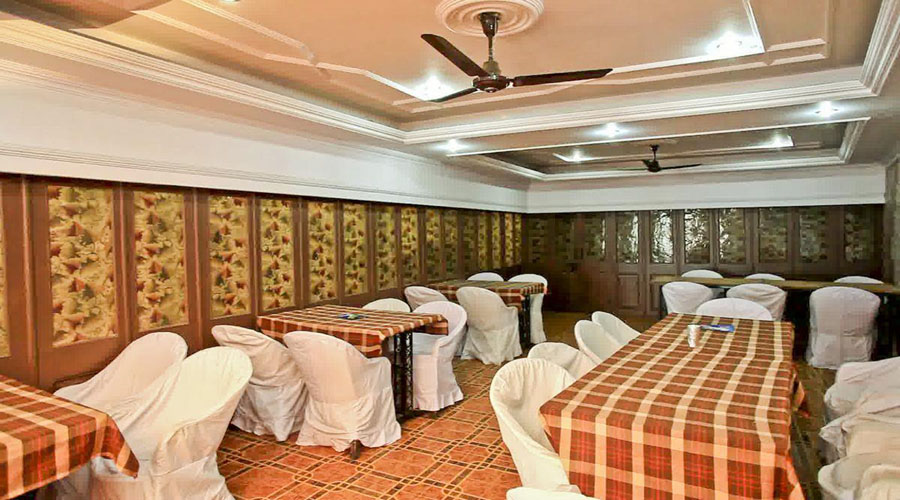 Hotel Monarch Mussoorie online with 16 % discount on Room Packages Tariff.