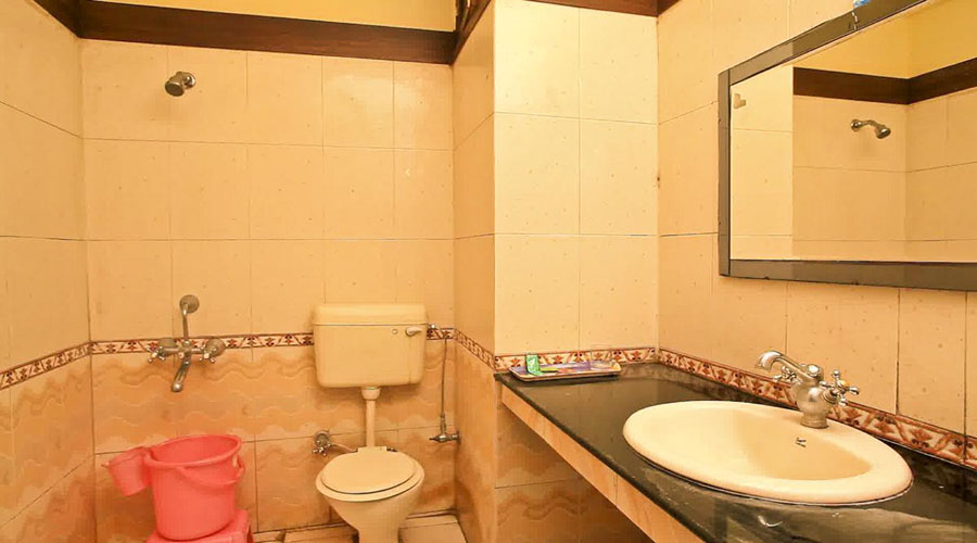 Hotel Monarch Mussoorie online with 16 % discount on Room Packages Tariff.